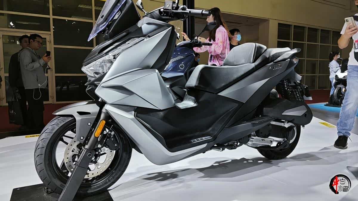 北京摩展｜时尚颜值强劲性能：无极SR250GT高配版惊艳亮相_车家号_发现车生活_汽车之家