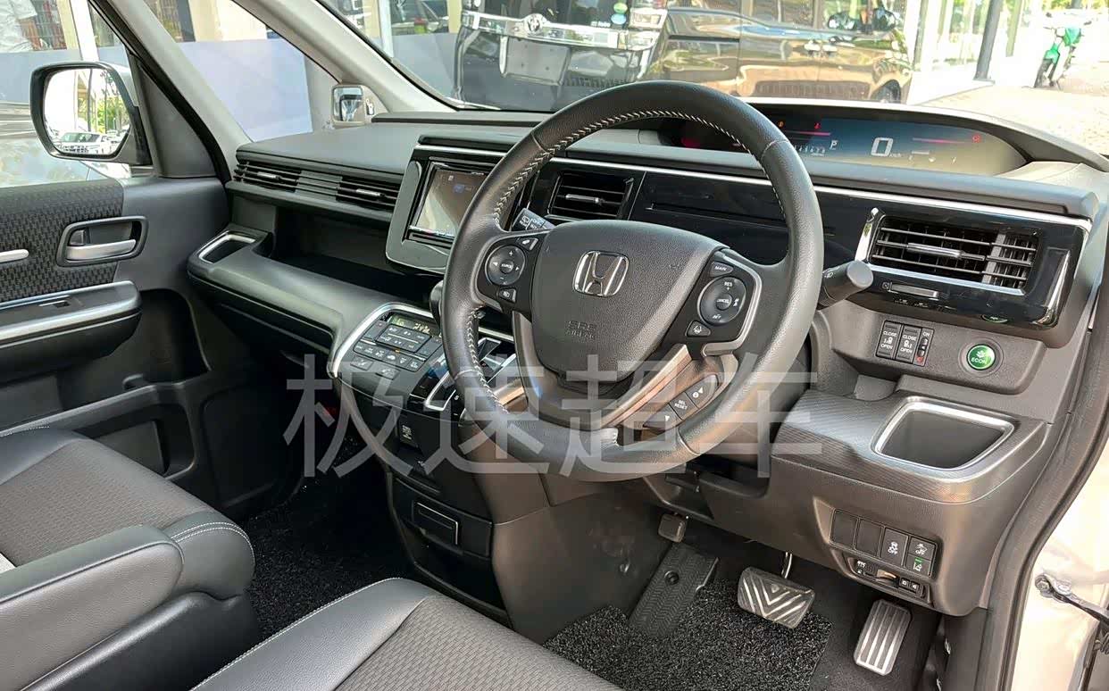 本田STEPWGN海外实拍，7座入门级MPV，相当实用_车家号_发现车生活_汽车之家