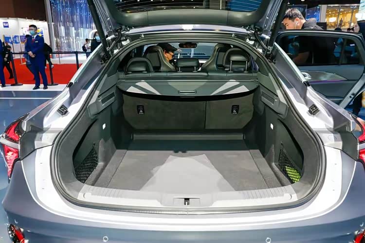 红旗H6真实落地分享，百公里油耗9.51升，这些缺点挺想吐槽！_车家号_发现车生活_汽车之家