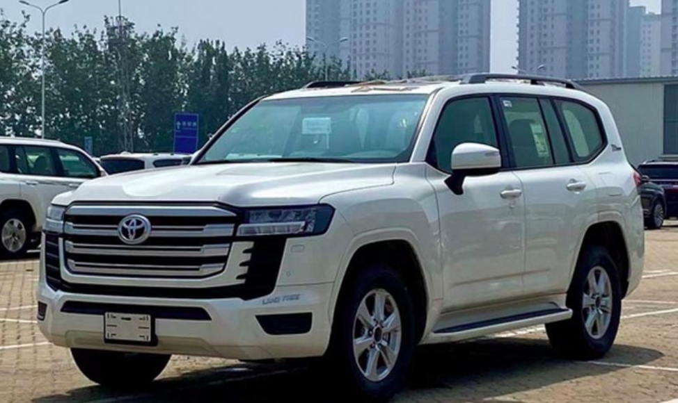 实拍新丰田兰德酷路泽，国六版将登场，3.5T+10AT，或130万元起_车家号_发现车生活_汽车之家