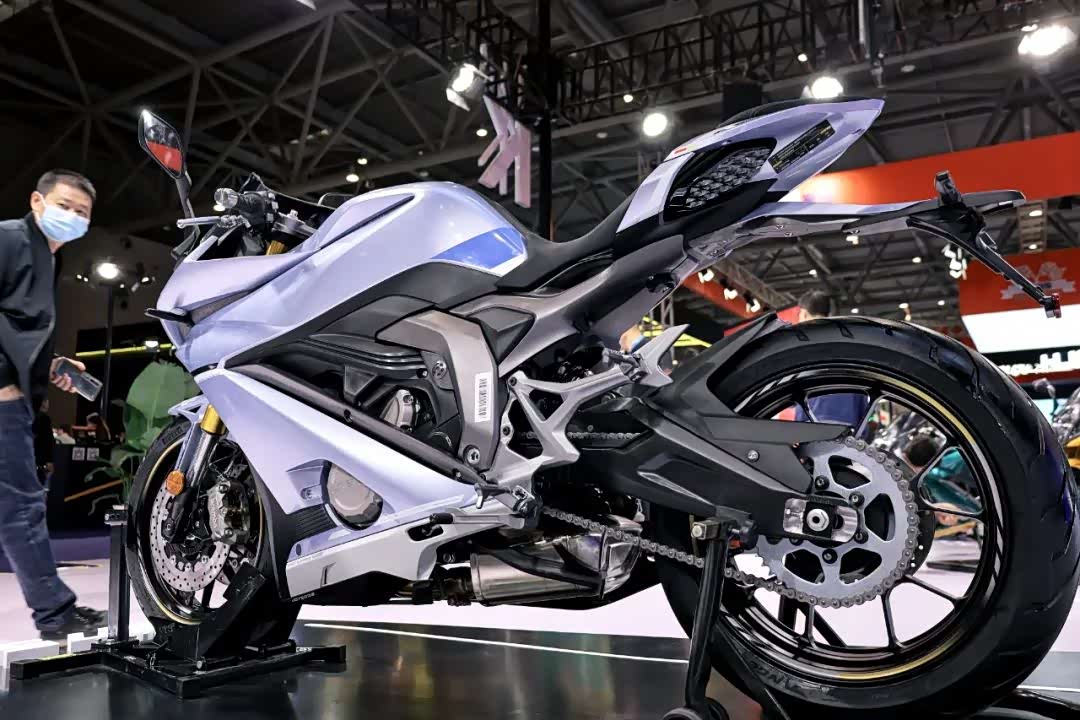 【文章】国产仿赛还得看杰迪！VISION K333全球首秀，K750公布售价！_车家号_汽车之家