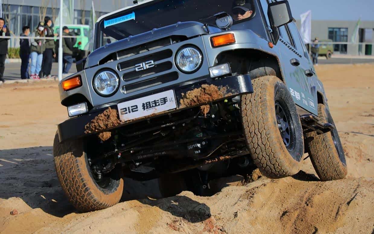 富路老北汽“痛定思痛”，BJ212狙击手上市定价亲民，车标都改了_车家号_发现车生活_汽车之家