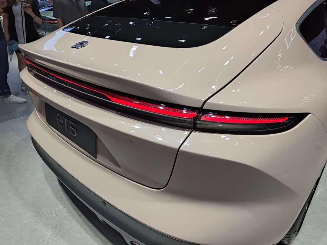 2022成都车展丨蔚来ET5内饰曝光 与ET7一脉相承？_车家号_发现车生活_汽车之家