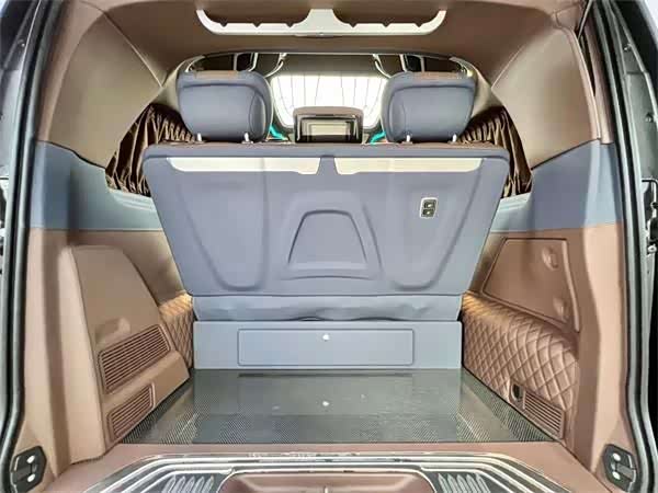 奔驰迈巴赫商务车，7座V260L高顶版，70w起_车家号_发现车生活_汽车之家