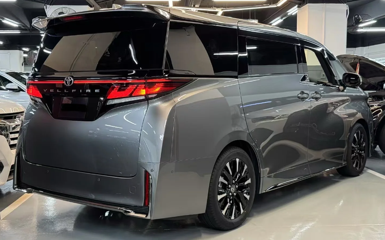 丰田全新威尔法日本上市！2.4T+8AT动力升级，配真皮座椅+悬浮屏_车家号_发现车生活_汽车之家