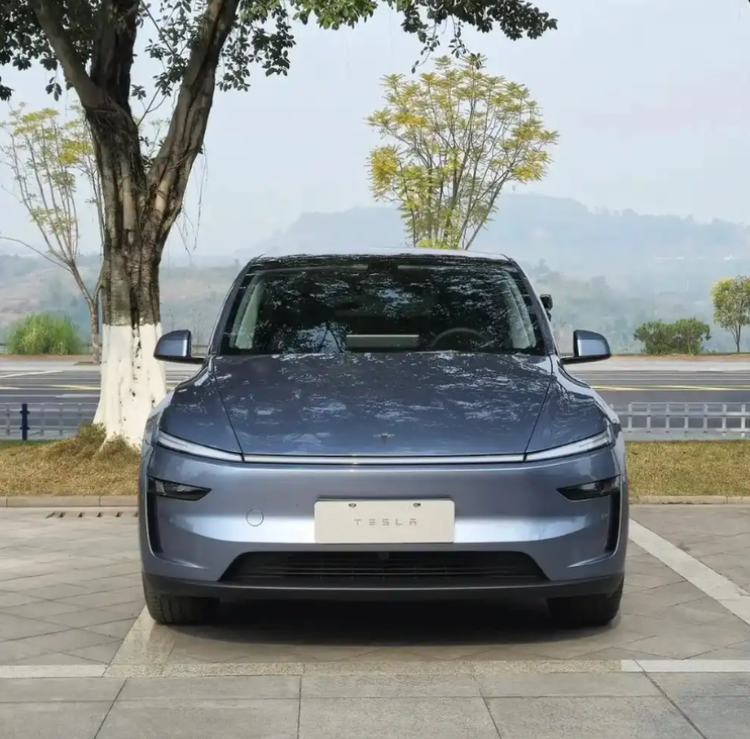 特斯拉Model Y新车型E80要来了！15万起，配置简化续航仍超500km_车家号_发现车生活_汽车之家