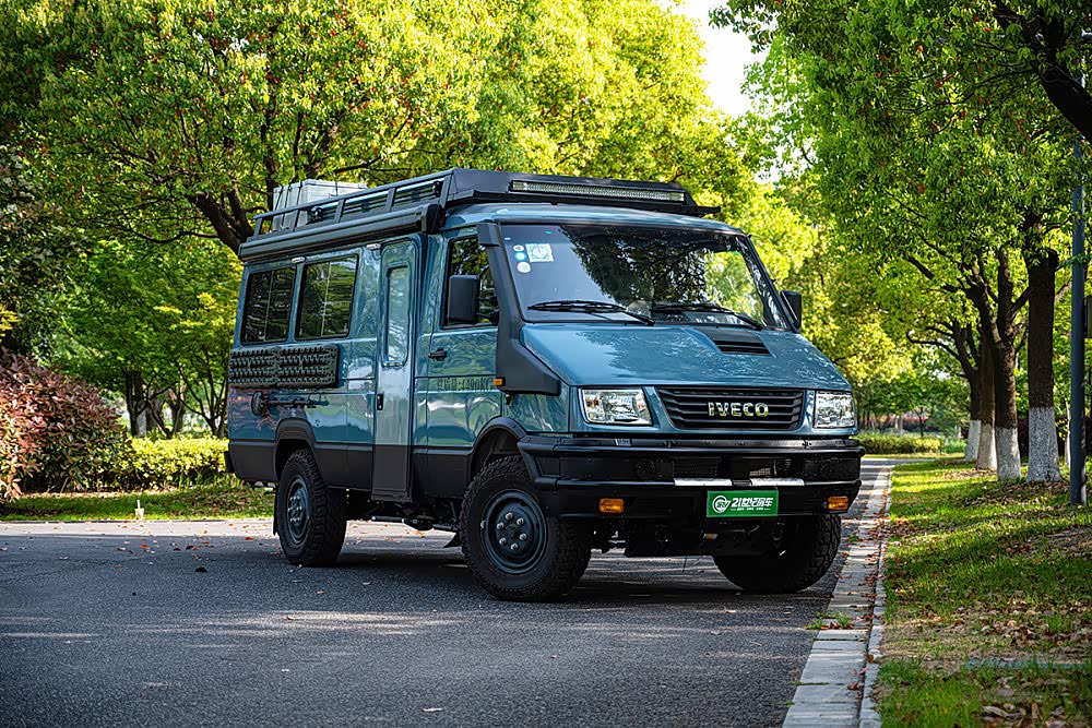 真硬派能越野，分时四驱，合资底盘！实拍新星依维柯NJ2045宿营车_车家号_发现车生活_汽车之家