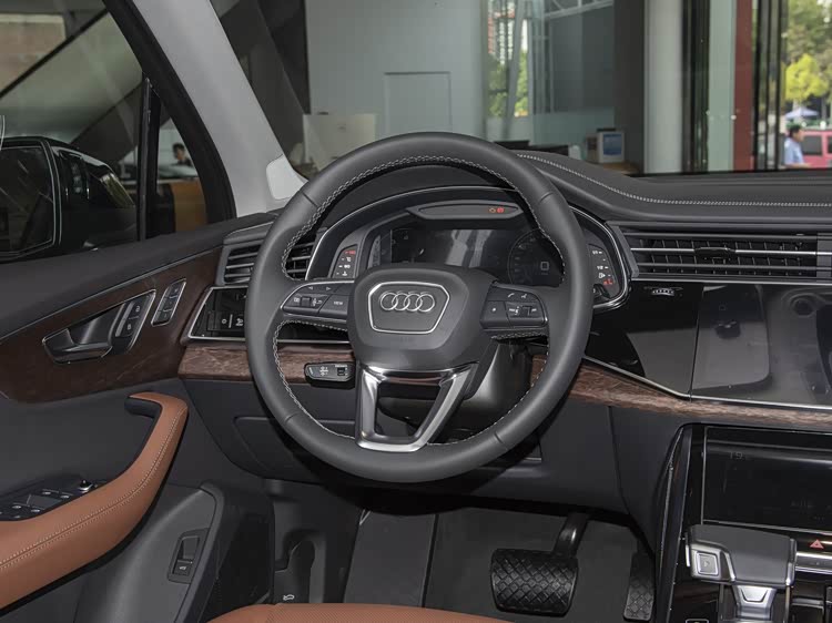 2025款奥迪Q7新车型登场，2.0T+8AT，195kW 2.0T+7座_车家号_发现车生活_汽车之家