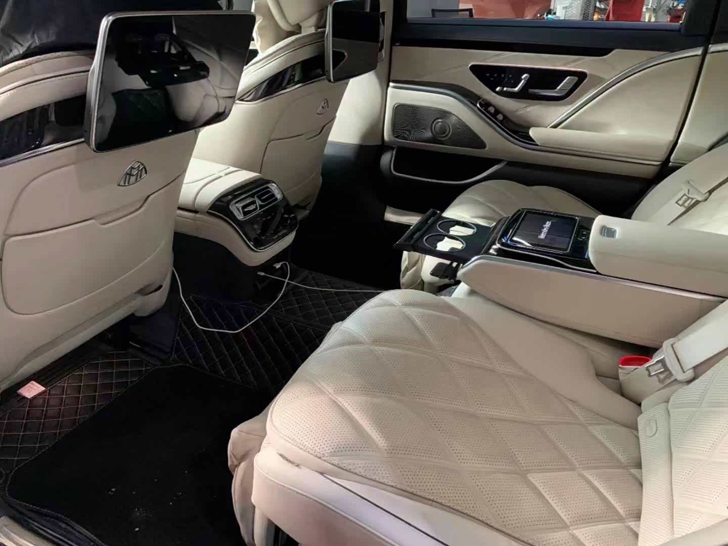 22款迈巴赫S480五座改四座带小桌板+升级全车钢琴烤漆桃木内饰板_车家号_发现车生活_汽车之家