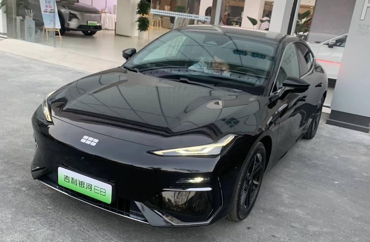 银河E8实车到店，大过汉EV配无框车门，搭646马力+800V超充_车家号_发现车生活_汽车之家