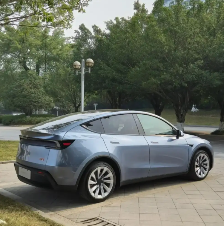 特斯拉Model Y新车型E80要来了！15万起，配置简化续航仍超500km_车家号_发现车生活_汽车之家