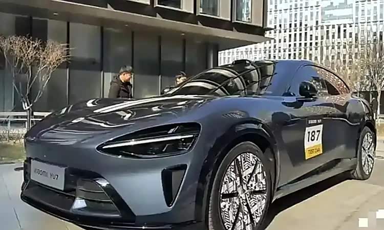 【文章】小米YU7实车美图大放送！外观炫酷，性能卓越，是否心动不已？_车家号_汽车之家