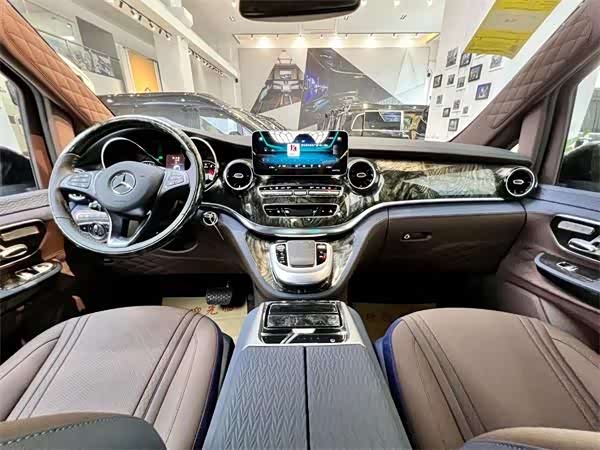 奔驰迈巴赫商务车，7座V260L高顶版，70w起_车家号_发现车生活_汽车之家