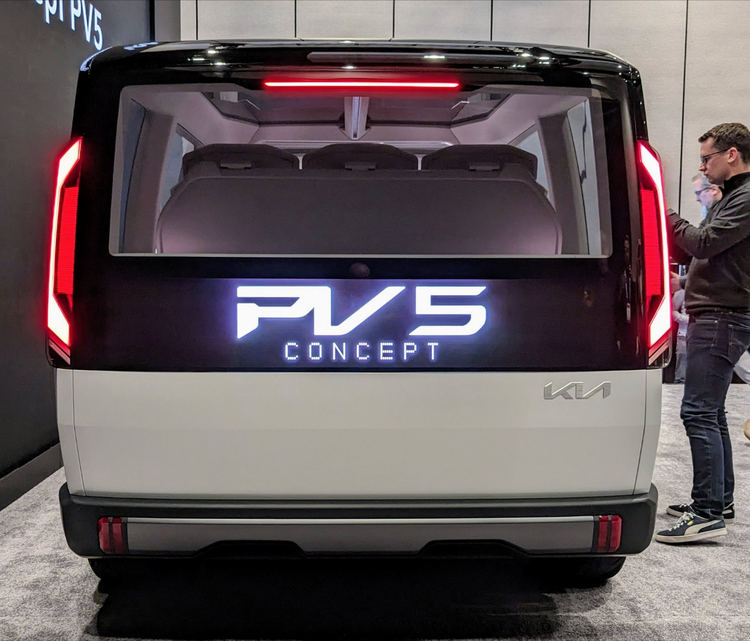 2025年量产/电动中型MPV？起亚PV5概念车亮相CES_车家号_发现车生活_汽车之家