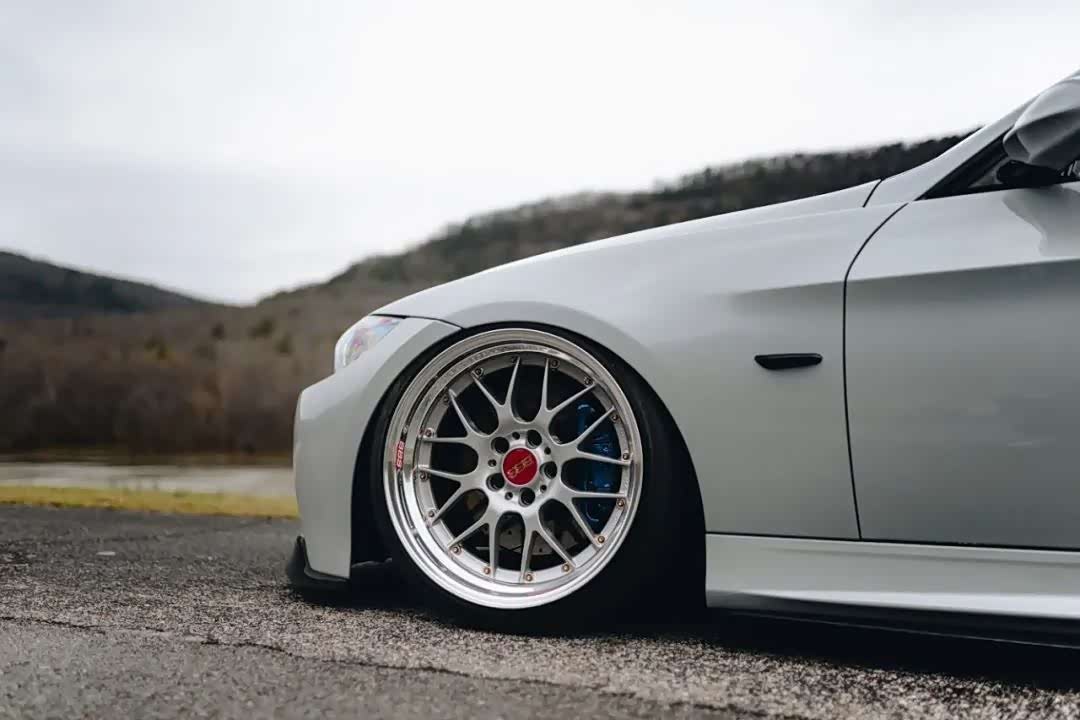 【文章】与宝马最般配的轮毂是哪个？是BBS、HRE还是RAYS的？_车家号_汽车之家