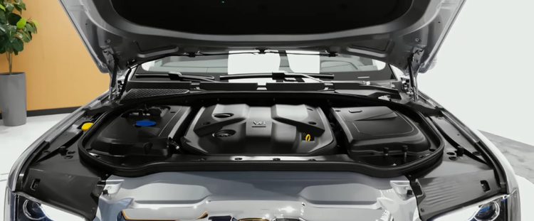 实拍俄罗斯豪华轿车阿鲁斯Senat，配V8动力，霸气程度不输红旗L5_车家号_发现车生活_汽车之家