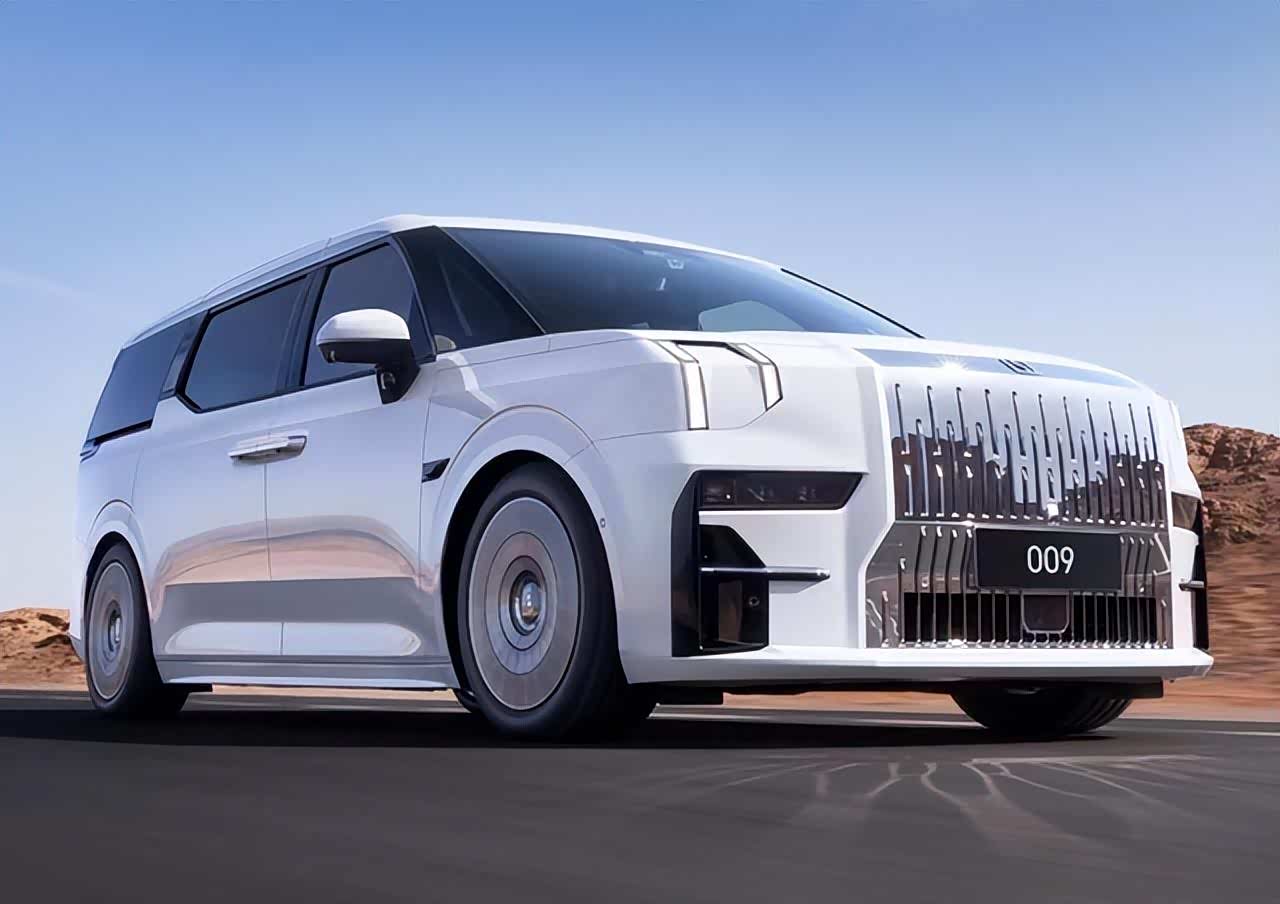 纯电豪华MPV｜卷王 极氪009正式上市 售价49.9万元 / 58.8万元_车家号_发现车生活_汽车之家