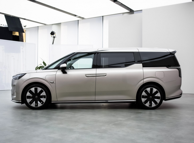 沃尔沃EM90豪华MPV发布，北欧设计融合电动化创新_车家号_发现车生活_汽车之家