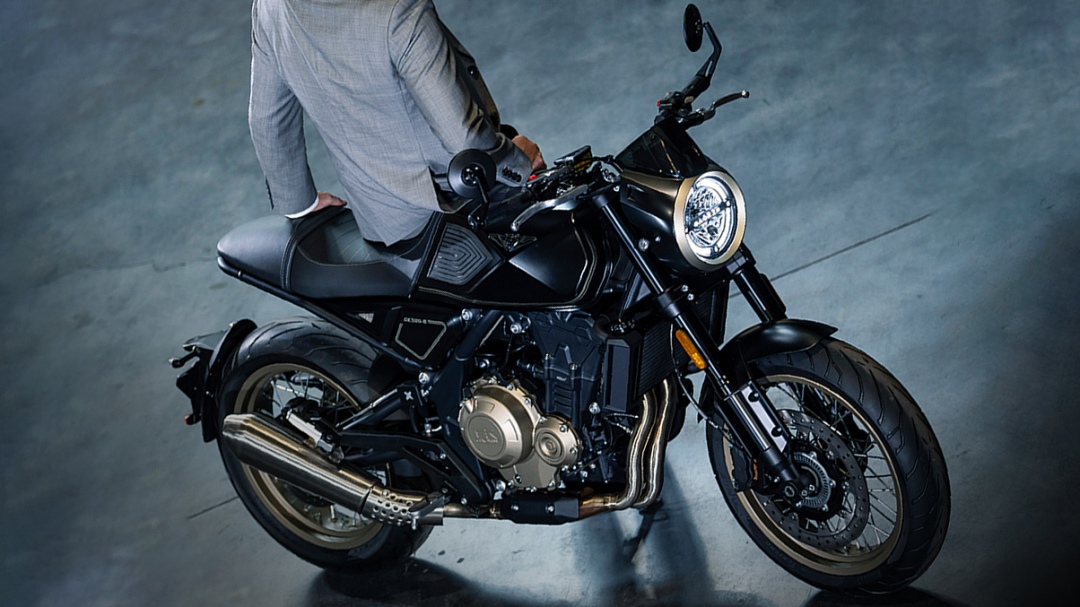 国产独苗？500级复古新车高金GK500咖啡R发布_车家号_发现车生活_汽车之家