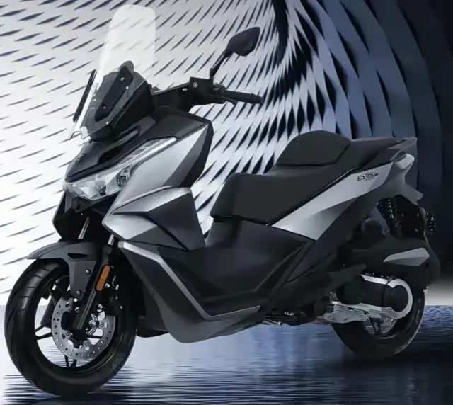 无极SR250GT和钱江鸿250纪念版：低价踏板车的优劣比较_车家号_发现车生活_汽车之家