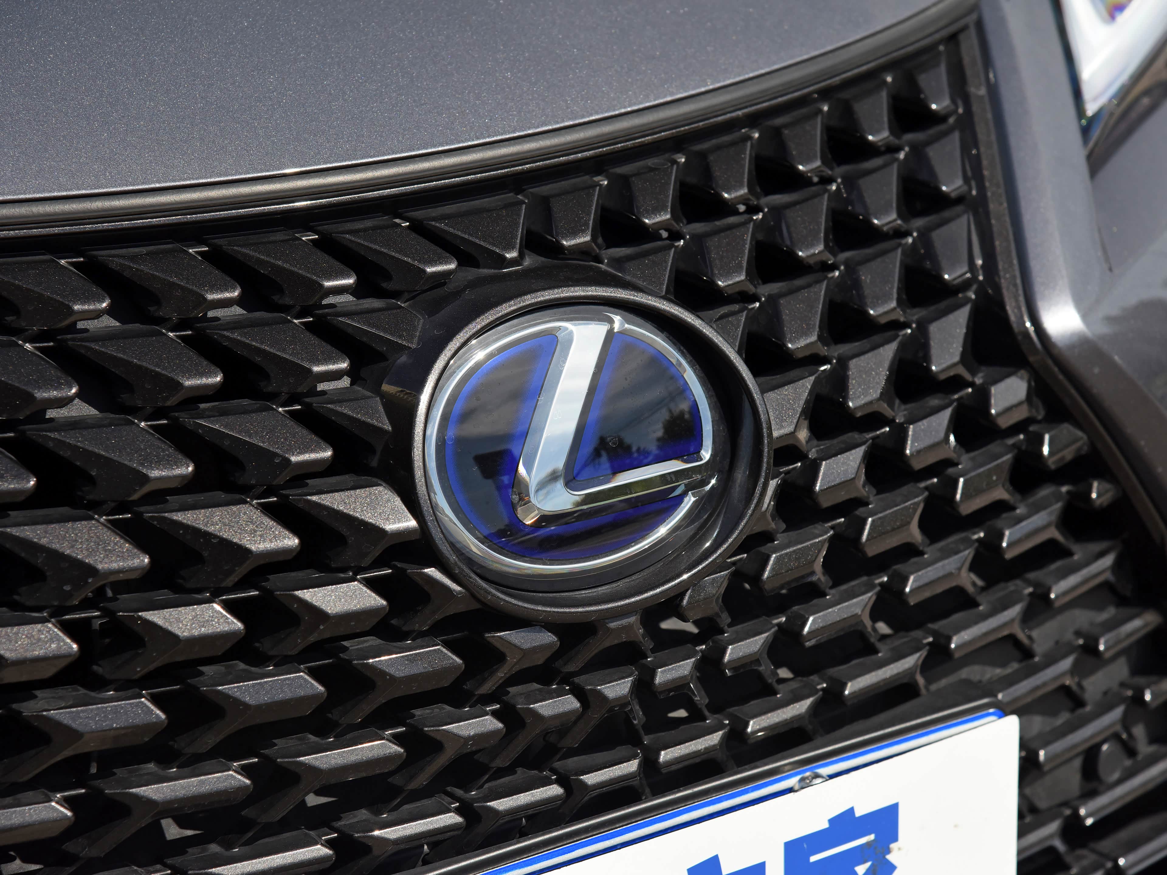 UX260H终于取代了CT200H，成为雷克萨斯最入门的混动车型_车家号_发现车生活_汽车之家