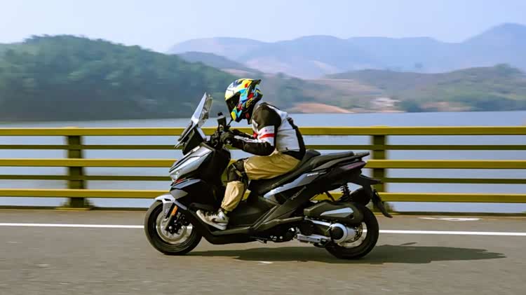 顶级的提速顶级的震动抑制—无极SR250GT动态测评_车家号_发现车生活_汽车之家