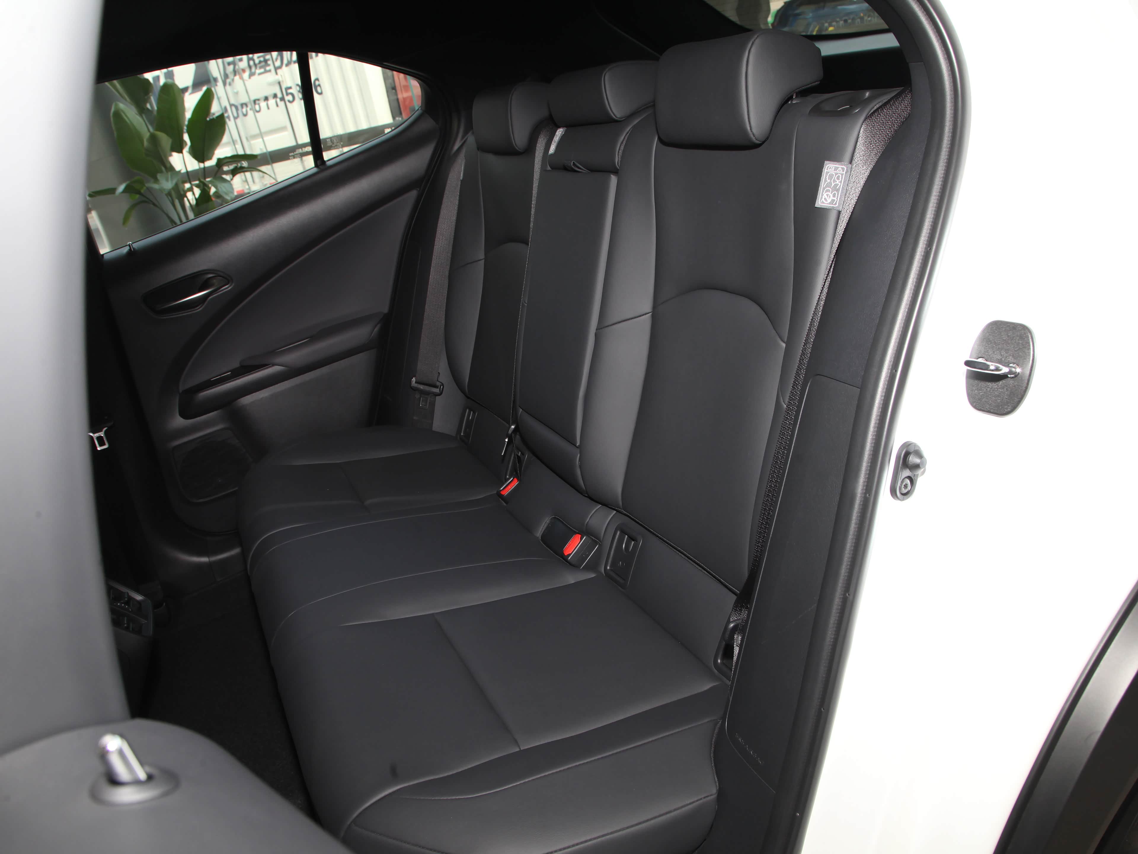 UX260H终于取代了CT200H，成为雷克萨斯最入门的混动车型_车家号_发现车生活_汽车之家