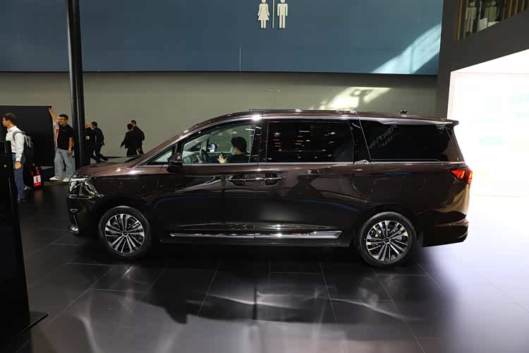 GL8同级，却便宜6万多，2.0T/8AT，标配电滑门，解析江淮瑞风RF8_车家号_发现车生活_汽车之家