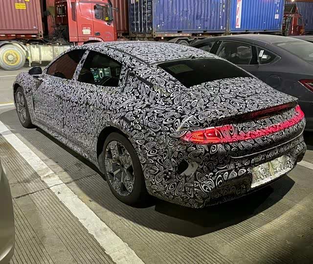 小米SU7内饰首度曝光，澎湃OS将成为一大亮点_车家号_发现车生活_汽车之家