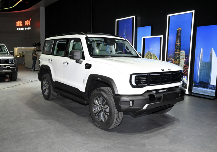 20万左右买国产越野SUV，全新北京BJ40和坦克300谁更值得买？_车家号_发现车生活_汽车之家