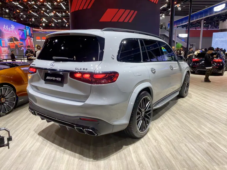 2024款奔驰GLS AMG 63上市售247.1万元，问界M9在浅浅地微笑！_车家号_发现车生活_汽车之家