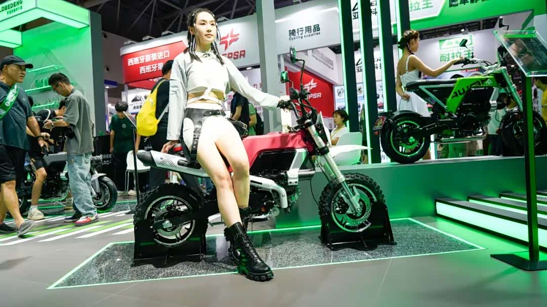 MINI潮玩，最具枪调—AK MOTOR品牌发布暨9980元AK11发布_车家号_发现车生活_汽车之家