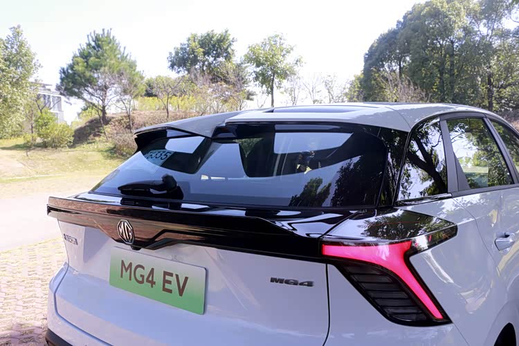 动态体验MG4 EV：车内B级大客厅，10万级少有的钢炮级驾控_车家号_发现车生活_汽车之家