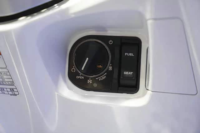 “本田PCX平替”豪爵UHR150上市 售价17680元起_车家号_发现车生活_汽车之家