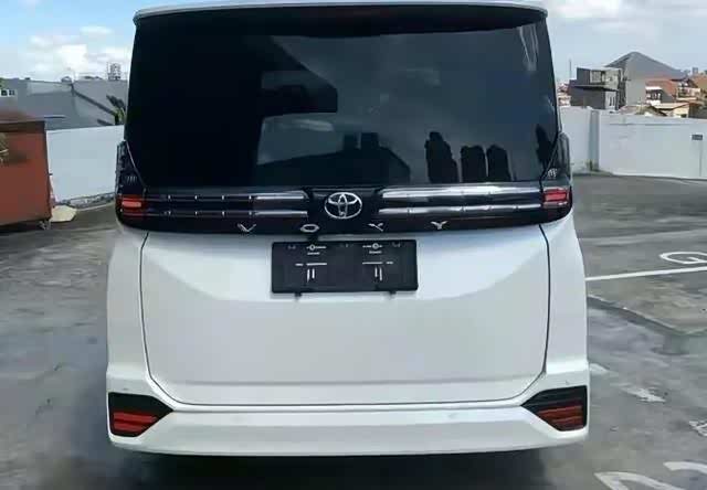 【文章】丰田VOXY震撼上市，14.98万起！颠覆你对家用MPV的所有期待_车家号_汽车之家