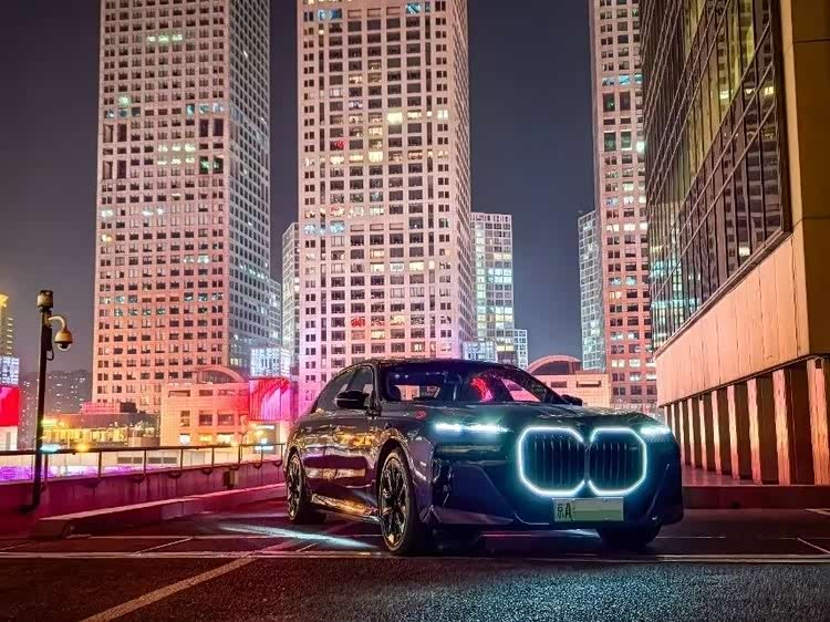 【文章】售价近200万！为什么宝马M760Le是一款真正意义上的好车？_车家号_汽车之家