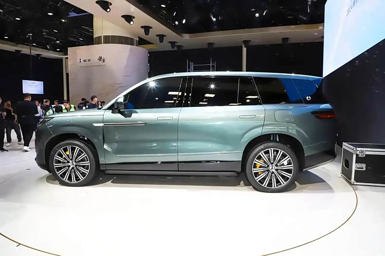 全新比亚迪腾势N9曝光，搭载2.0T+三电机，动力飙至925马力！_车家号_发现车生活_汽车之家