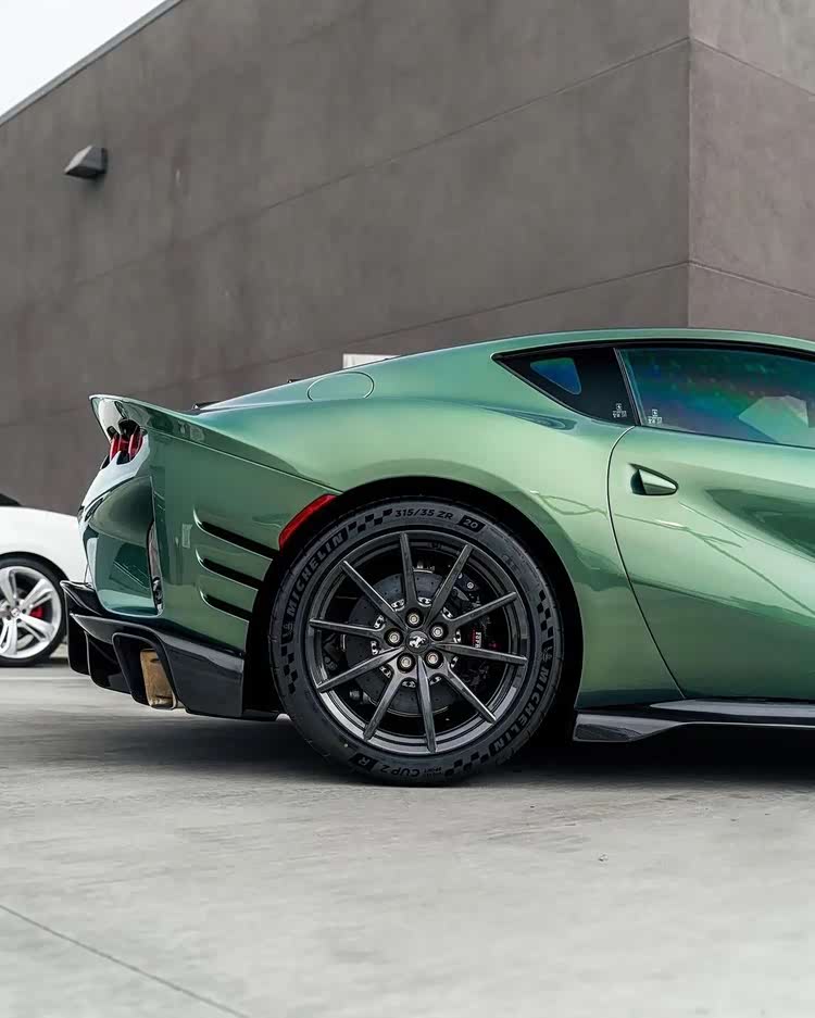 法拉利Tailor Made 812 Competizione！_车家号_发现车生活_汽车之家