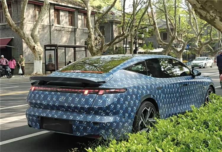 领克E371曝光！首款纯电轿车亮相，与极氪001共享平台_车家号_发现车生活_汽车之家
