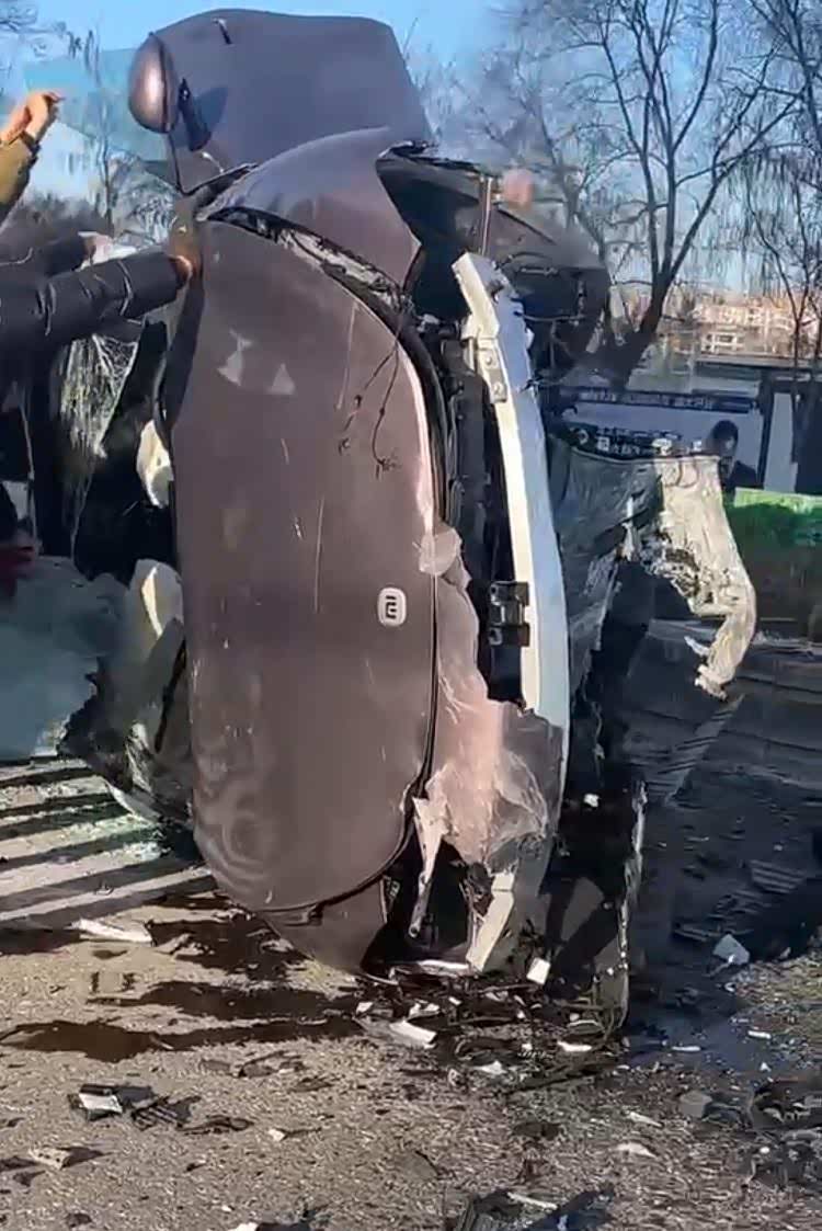 小米SU7最严重车祸！车体完好，有人受伤_车家号_发现车生活_汽车之家
