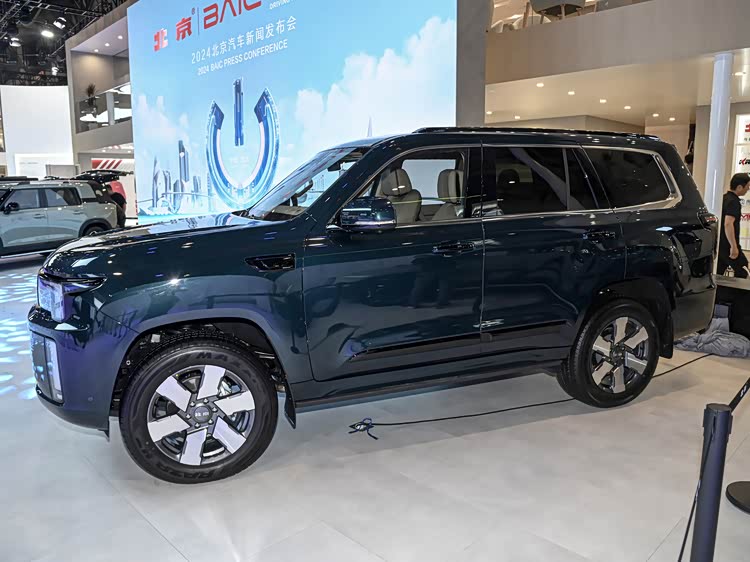 配1.5T增强系统 BJ60魔核电驱版亮相北京车展 续航超1200km_车家号_发现车生活_汽车之家