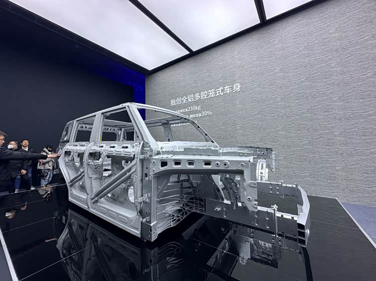 全铝电四驱iCAR 03起售价10.98万元起纯电SUV迈入10万时代_车家号_发现车生活_汽车之家