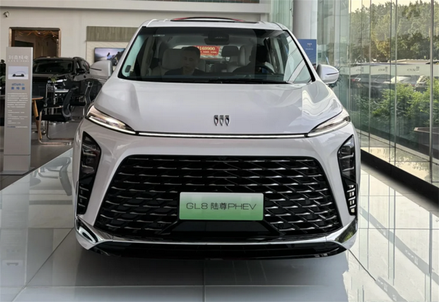 别克GL8陆尊PHEV实拍，35.99万起！竞争腾势D9 DM-i、传祺E9 PHEV_车家号_发现车生活_汽车之家