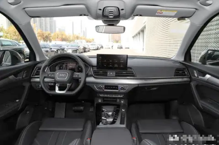 【文章】新一代奥迪Q5L谍照曝光！隐藏门把手+双大屏内饰+2.0T 48V轻混！_车家号_汽车之家