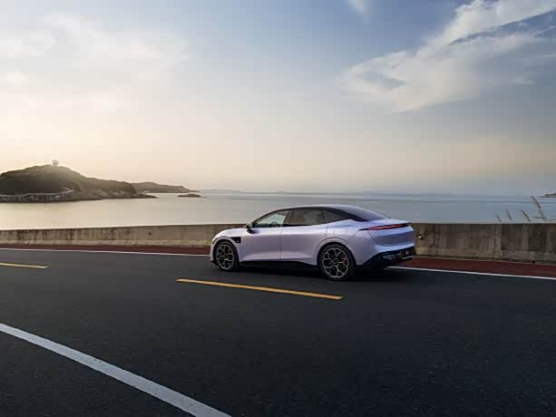 2025款极氪007对比Model 3与小米SU7：谁是豪华市场的王者？_车家号_发现车生活_汽车之家