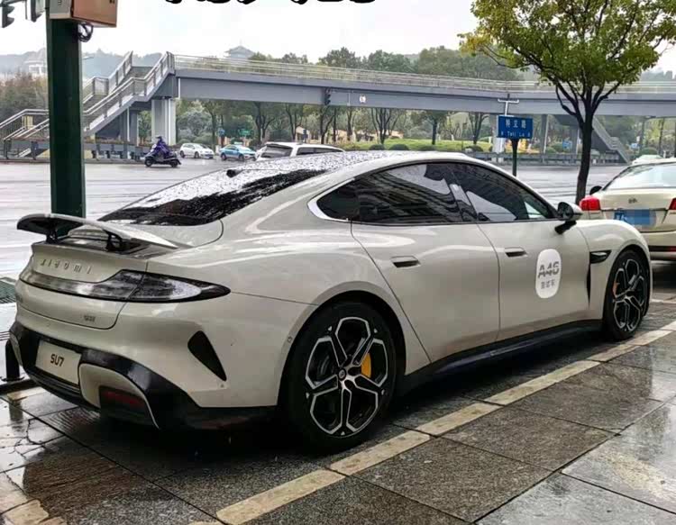 小米SU7多图曝光！外观神似帕拉梅拉，价格有望超过30万_车家号_发现车生活_汽车之家