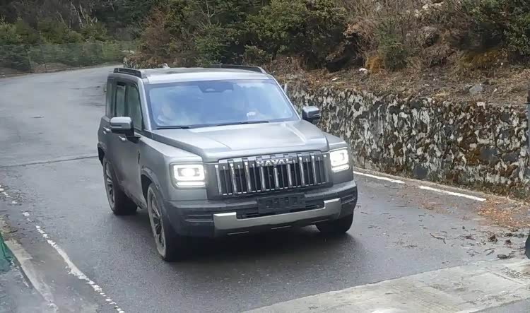 【文章】2025款哈弗猛龙实车曝光，换新前脸+怀挡，或配二代Hi4+续航151km_车家号_汽车之家