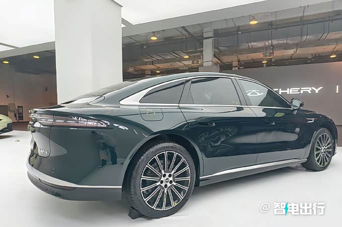 【文章】奇瑞高管：风云A9二月开订！和A8L一个价，满油满电跑2500km_车家号_汽车之家