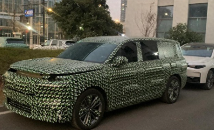 D平台全新SUV，零跑C19谍照，20万的“理想L9”？_车家号_发现车生活_汽车之家