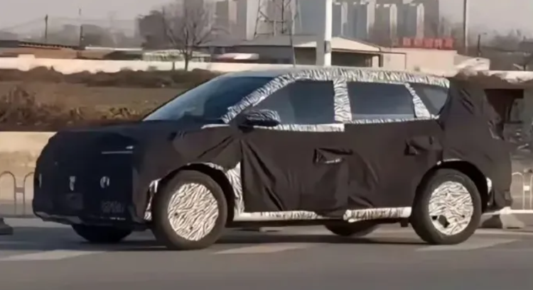 【文章】小米第三款车来了，走冰箱彩电大沙发路线配增程混动名为YU9_车家号_汽车之家